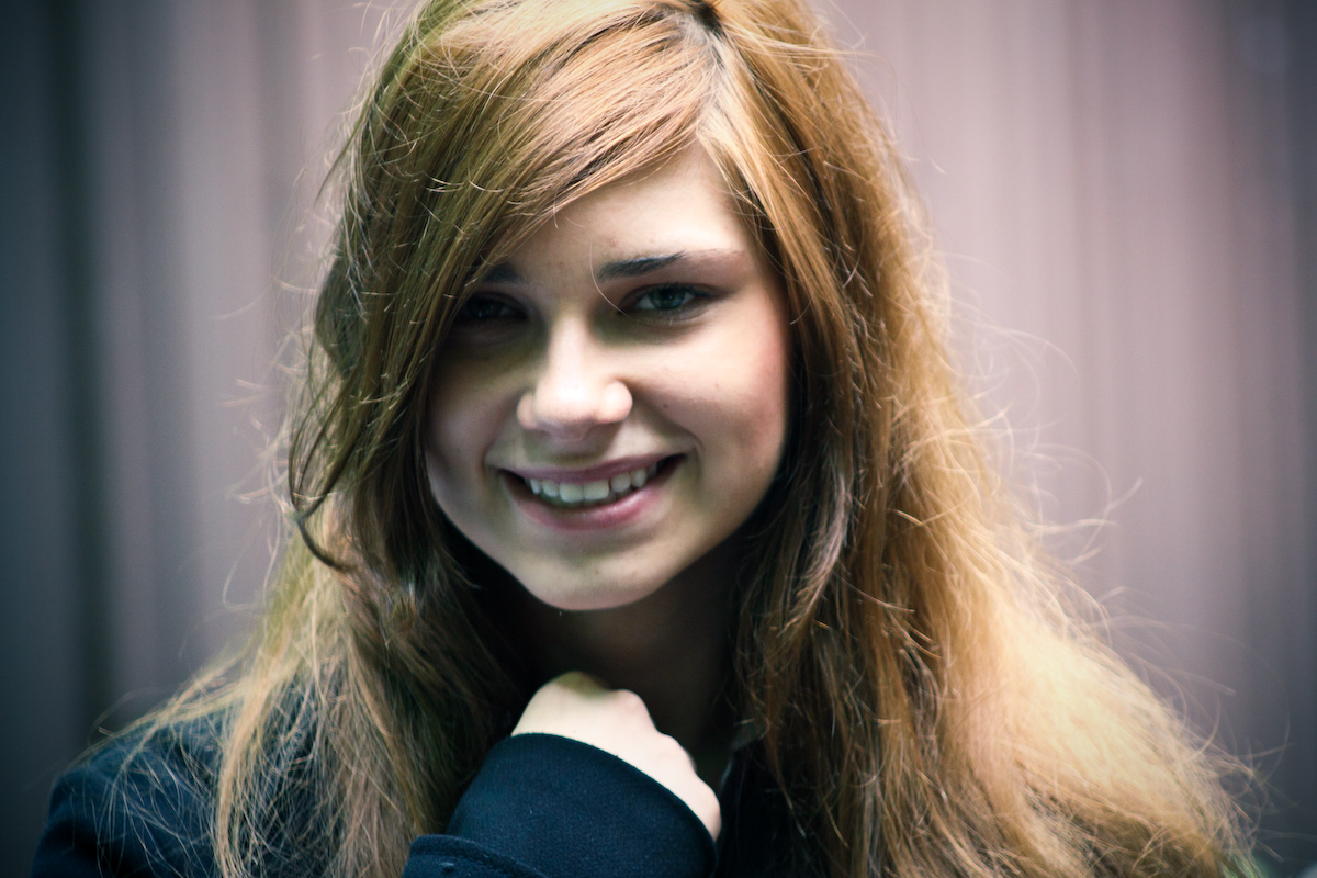 Elle parle peu : comment draguer une fille qui n'est pas bavarde